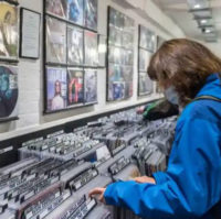 UK Vinyl Record Sales Hit Highest Level Since 1980s | ArtsJournal