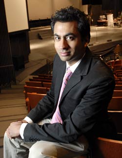 “United We Serve”: Should the Arts be Politically Exploited? | CultureGrrl